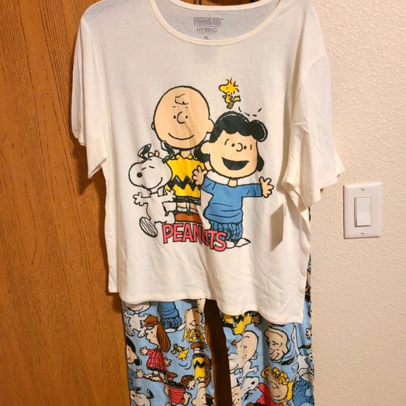Peanuts | Intimates & Sleepwear | Peanuts Snoopy Pajamas | Poshmark